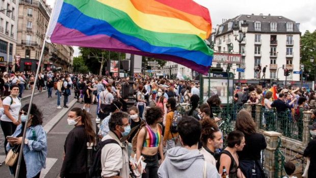 France - Plan contre la haine LGBT : 150 mesures pour renforcer les droits des lesbiennes, gays ...